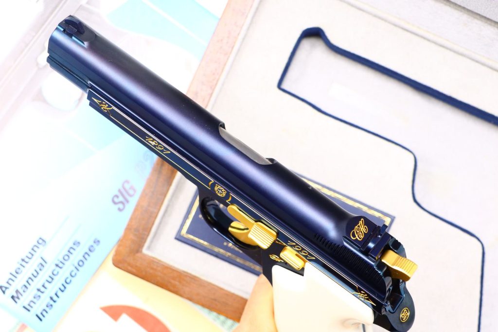 Unbelievable SIG, P210, 700 Year Commemorative, Cased, 1699, FB01025 ...